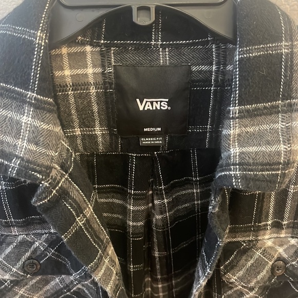 Vans | Jackets & Coats | Vans Grey Black White Plaid Flannel Shirt ...